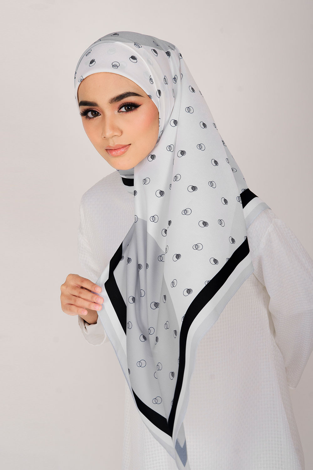 Eshal Printed Square Grey - Jasmina