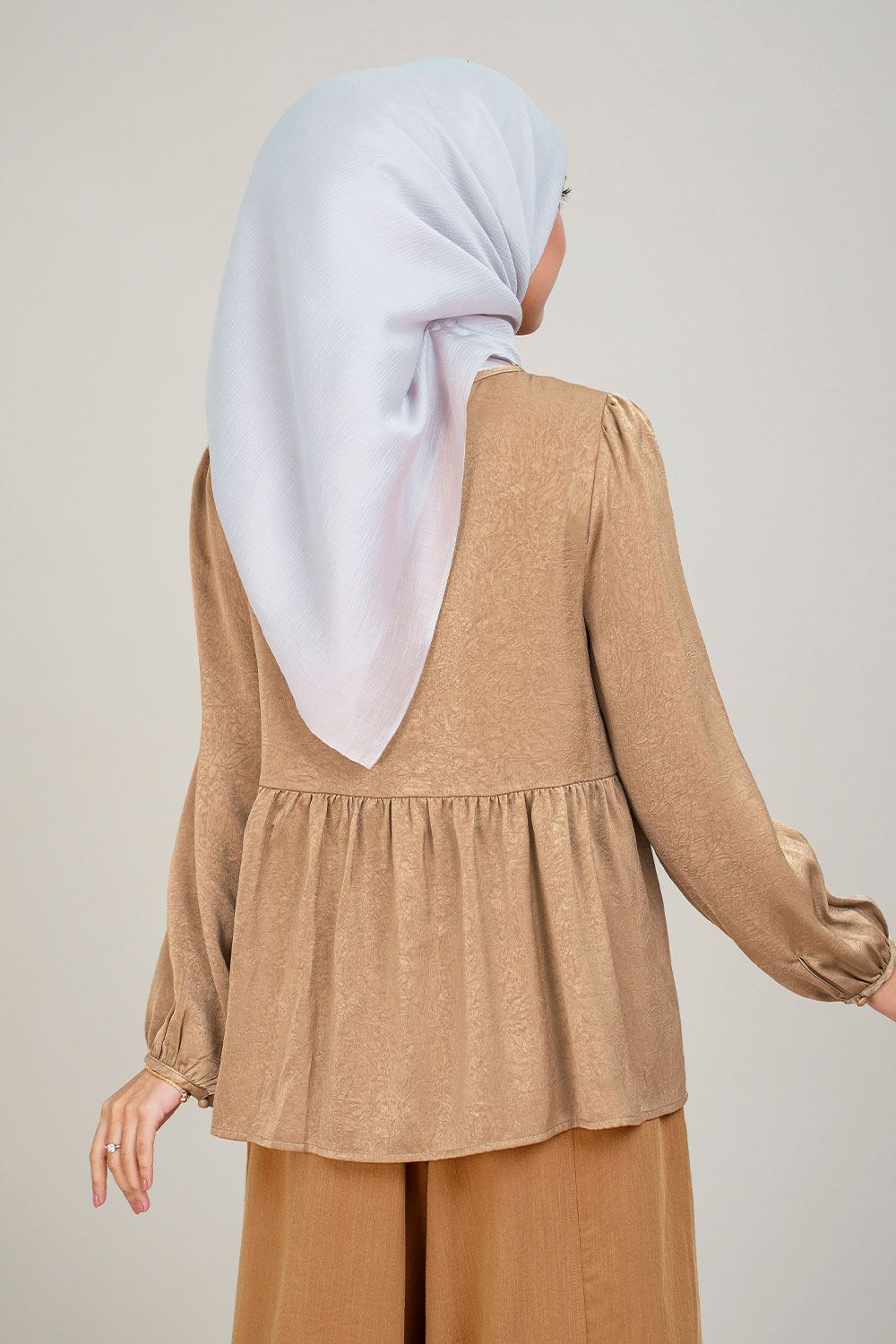 Jane Ruffle Top Latte - Jasmina