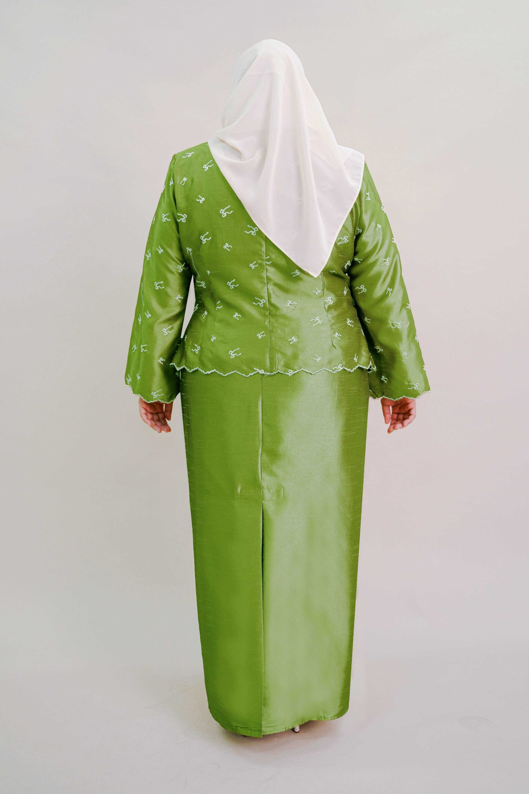 Ilona Plus Size Kebaya Modern in Green - Jasmina