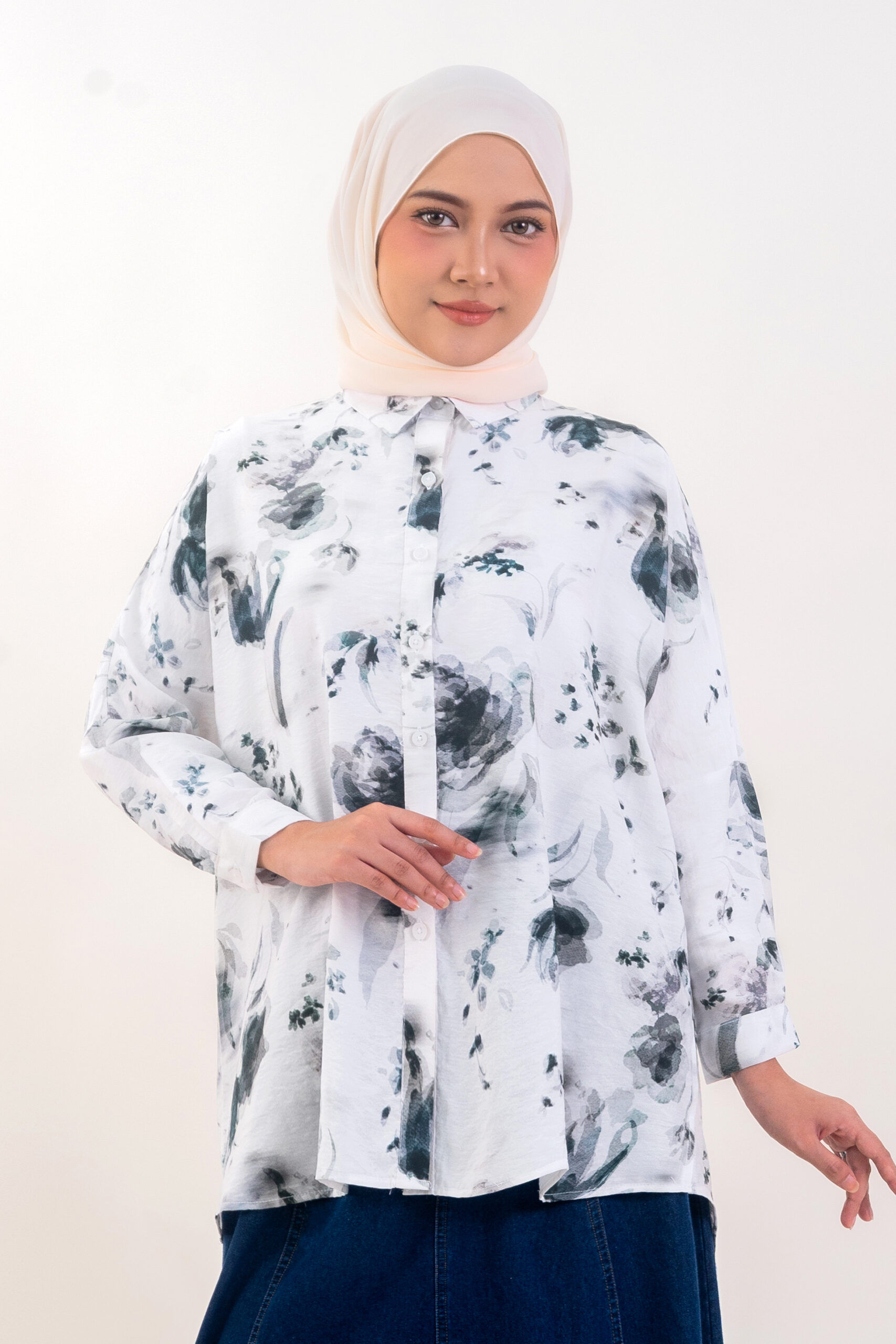 Nelly Printed Shirt White - Jasmina